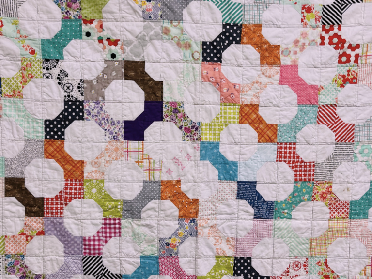 Free Bow Tie Quilt Pattern - Rose's Quilt - Sew Nikki