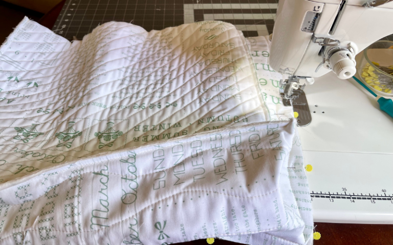 How to Make DIY Sewing Machine Cover (Free Pattern) - Sew Nikki