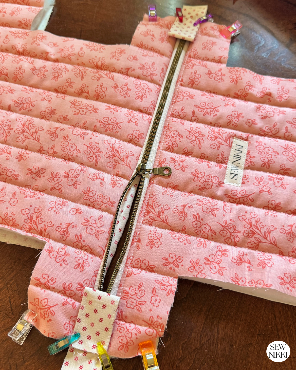 How to Sew a Zipper With a Quilting Presser Foot