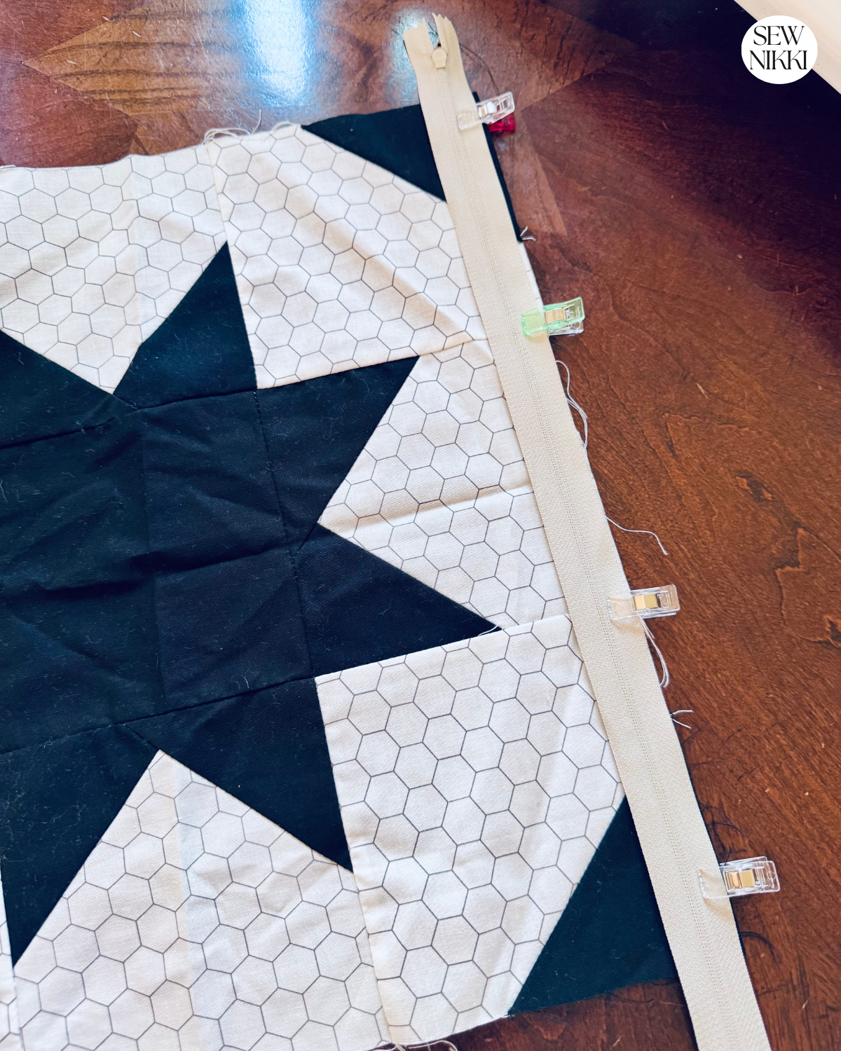 How to Sew a Zippered Pillow Cover - Sew Nikki